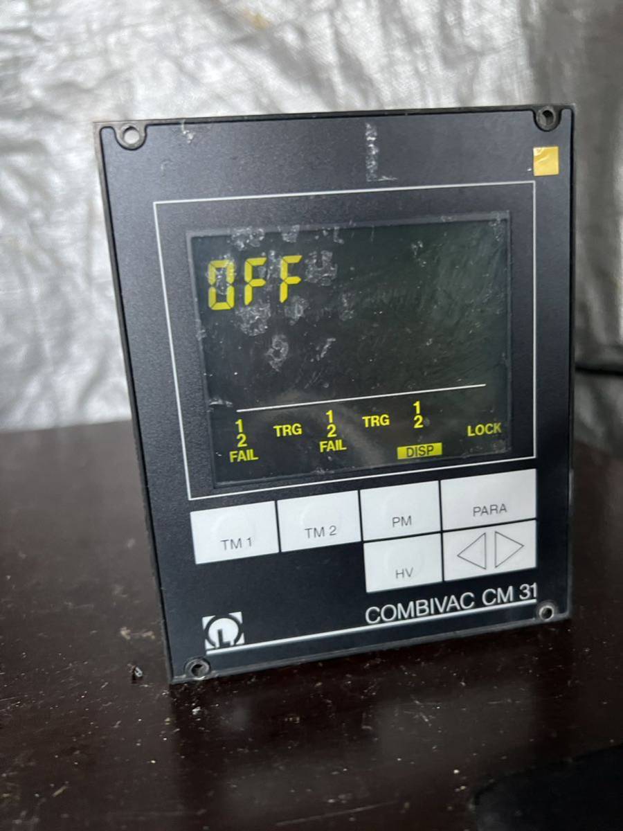 【傷や汚れあり】LEYBOLD COMBIVAC CM31 89789 LEYBOLD Combivac CM31 Vacuum Pump ...