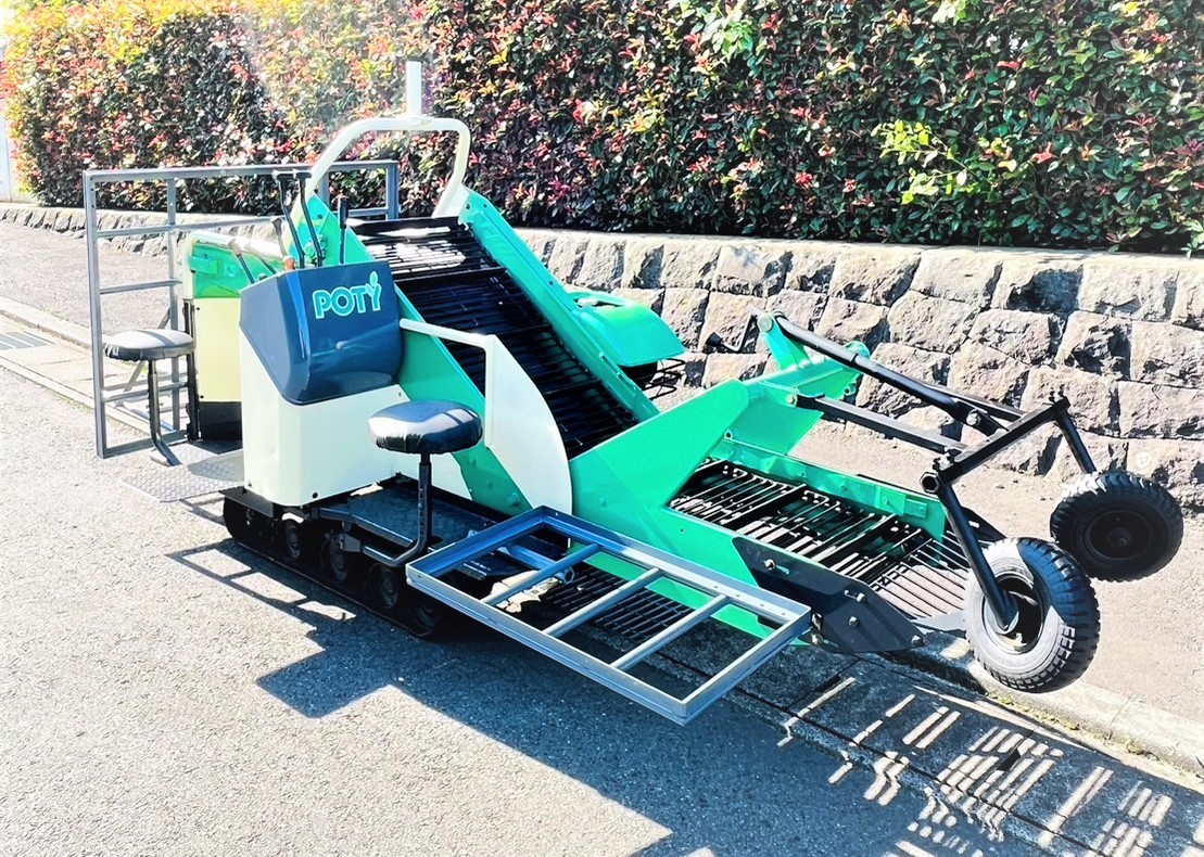 【目立った傷や汚れなし】 SUPER POTY/クボタ/KUBOTA:HP60S/ポテトハーベスター 自走式 芋堀機 芋収穫機じゃがいも ...