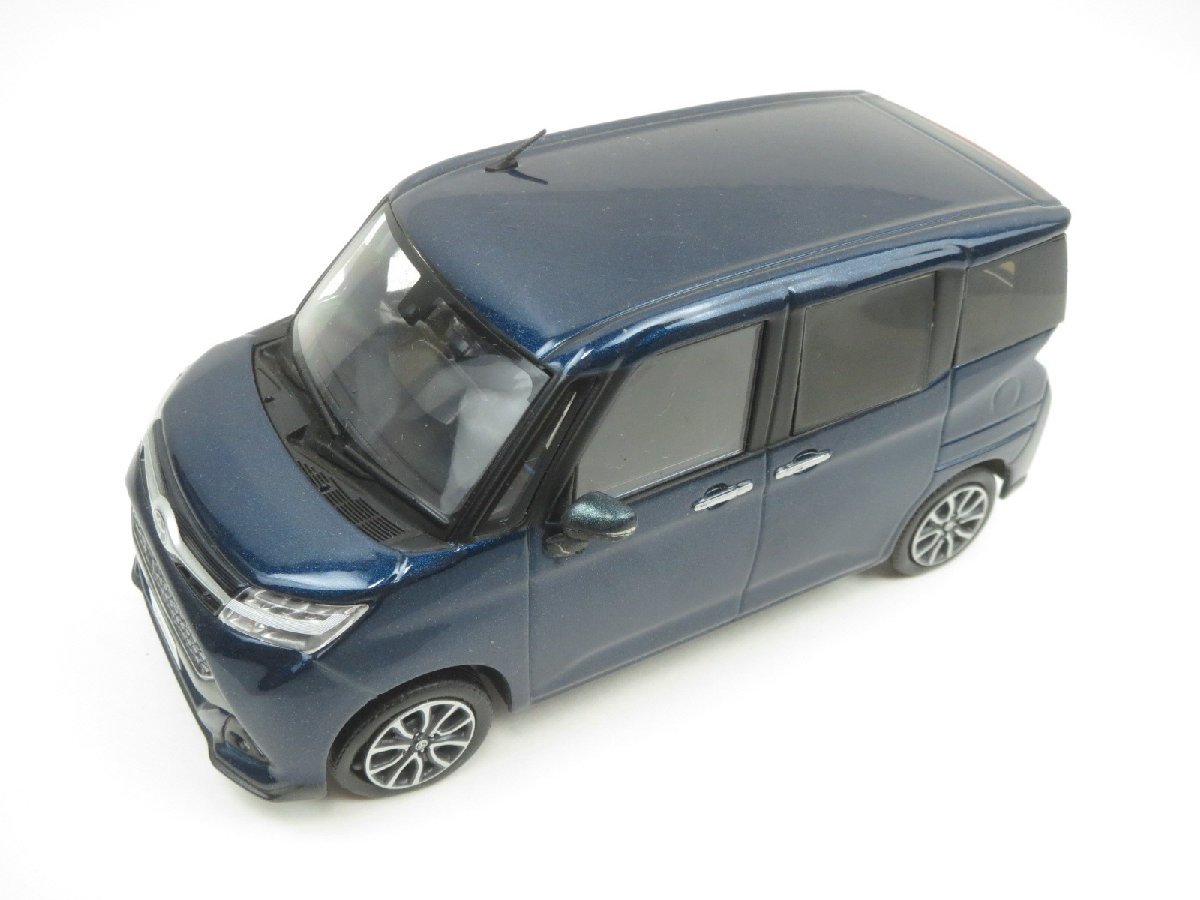 【未使用】J1104 T タンク ミニカー トヨタ 1/30 カラーサンプル B82 レーザーブルークリスタルシャイン 色見本 非売品 ...