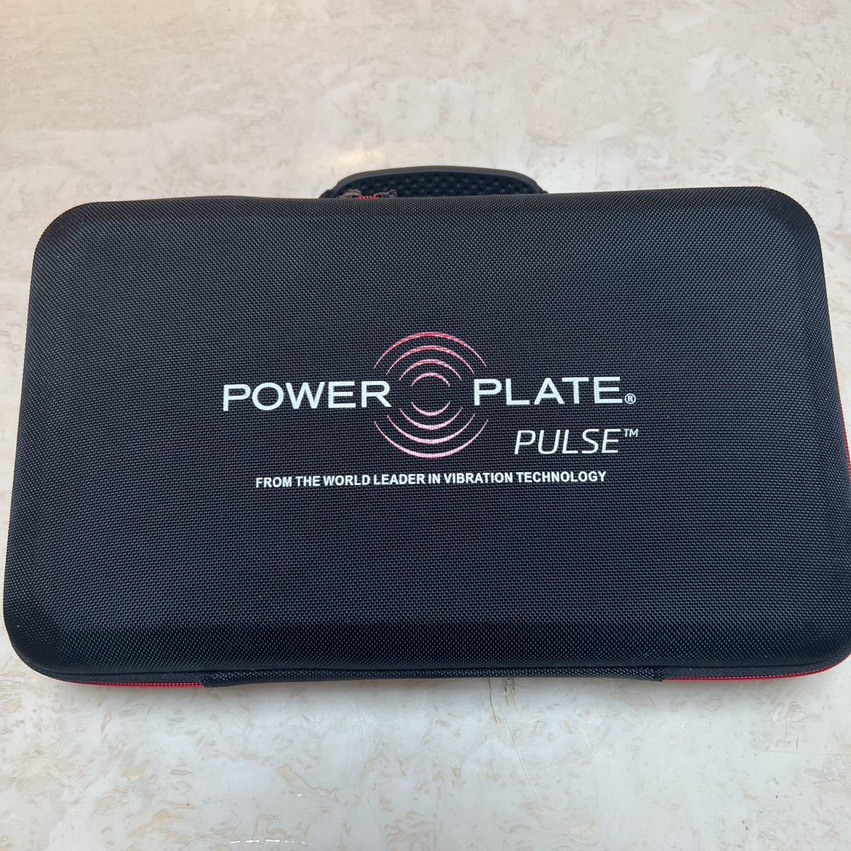 【目立った傷や汚れなし】アスリート用 パワープレート パルス （POWER PLATE PULSE） 専用ケース付き 筋膜リリース 振動マシン ...