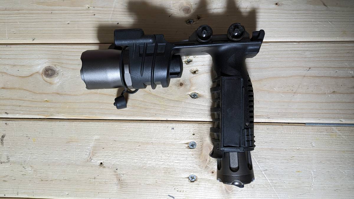 【目立った傷や汚れなし】SureFire タイプ M910A M910 フォアグリップライト ウェポンライト LED レプリカの落札情報詳細 ...