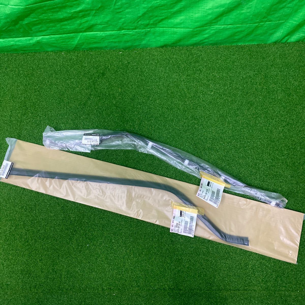 【未使用】マツダ純正 ボンゴバン フロントドアベルトモールRH S47P-50-641B ボンゴ ドアガラス ウエザ インナのみ S47P ...