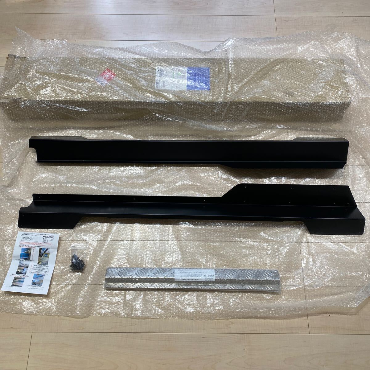 【未使用】ジムニー ハードカット用サイドシルガード 黒塗装済み ハイテン鋼 NTS技研 JA11 SJ30 SJ40 JA71 JA51 JB31 JA12 JA22 JB23 新品未使用品 ...