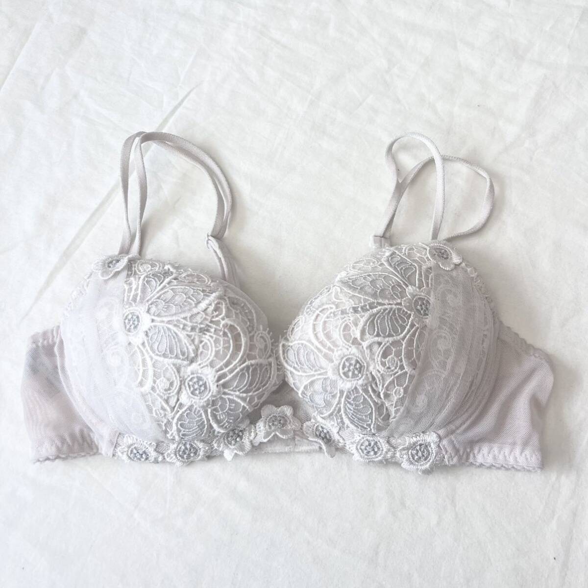 【未使用に近い】【送料無料】★wacoal parfage★ワコール パルファージュ★高級品★美品★ブラジャー ★下着 ★ホワイトC65の落札情報詳細 - ヤフオク落札価格検索 オークフリー