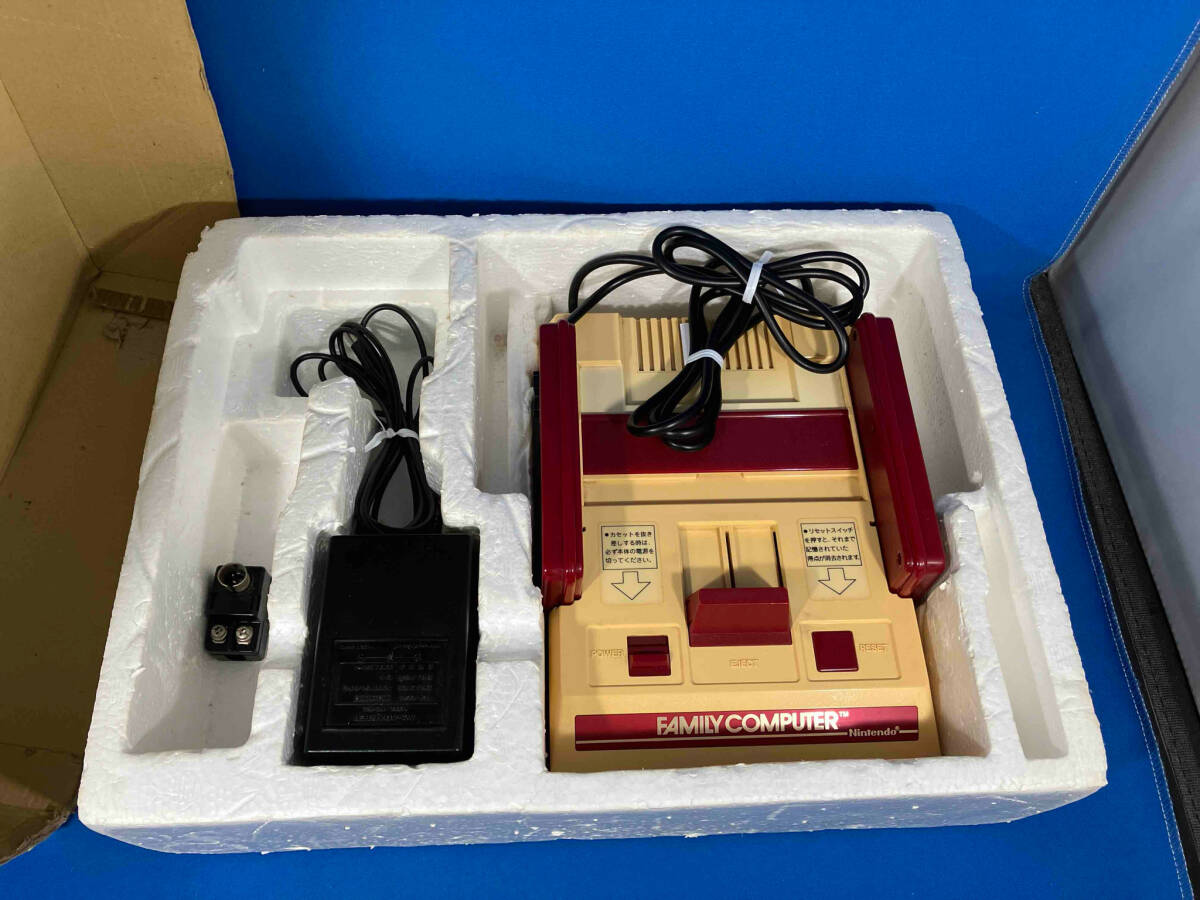 【傷や汚れあり】ファミコン本体(旧) ファミリーコンピュータ MODEL HVC-001 初期型 四角ボタンの落札情報詳細 - Yahoo ...