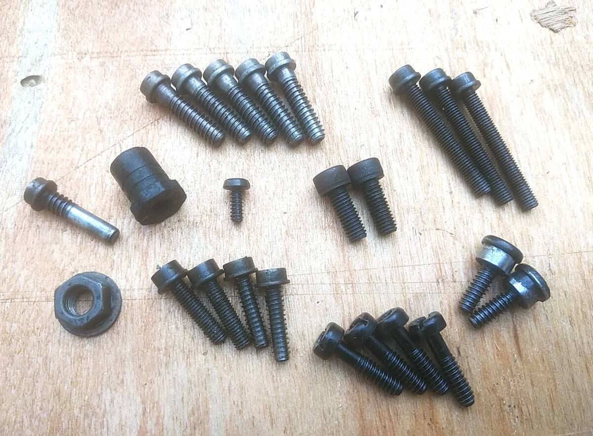 【傷や汚れあり】ハスクバーナ 135e スクリュー ネジ ボルトセット 435e 440e 共通部品 ハスクバーナ ゼノア チェーンソー チェンソー 部の落札情報詳細 - Yahoo ...