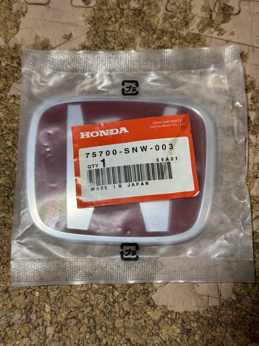 【目立った傷や汚れなし】HONDA ホンダ純正 TYPE-R レッドエンブレム 本物 純正品番75700-SNW-003 美品の落札情報詳細 ...