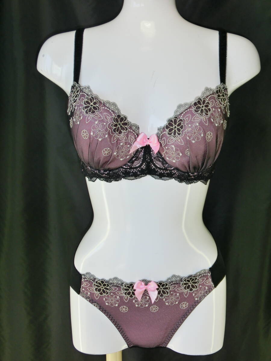 【未使用】☆【F65 M】高嶺のブラジャー・ショーツセット エレガントフラワー（脇スッキリタイプ） 《14－2》の落札情報詳細 - Yahoo!オークション落札価格検索 オークフリー