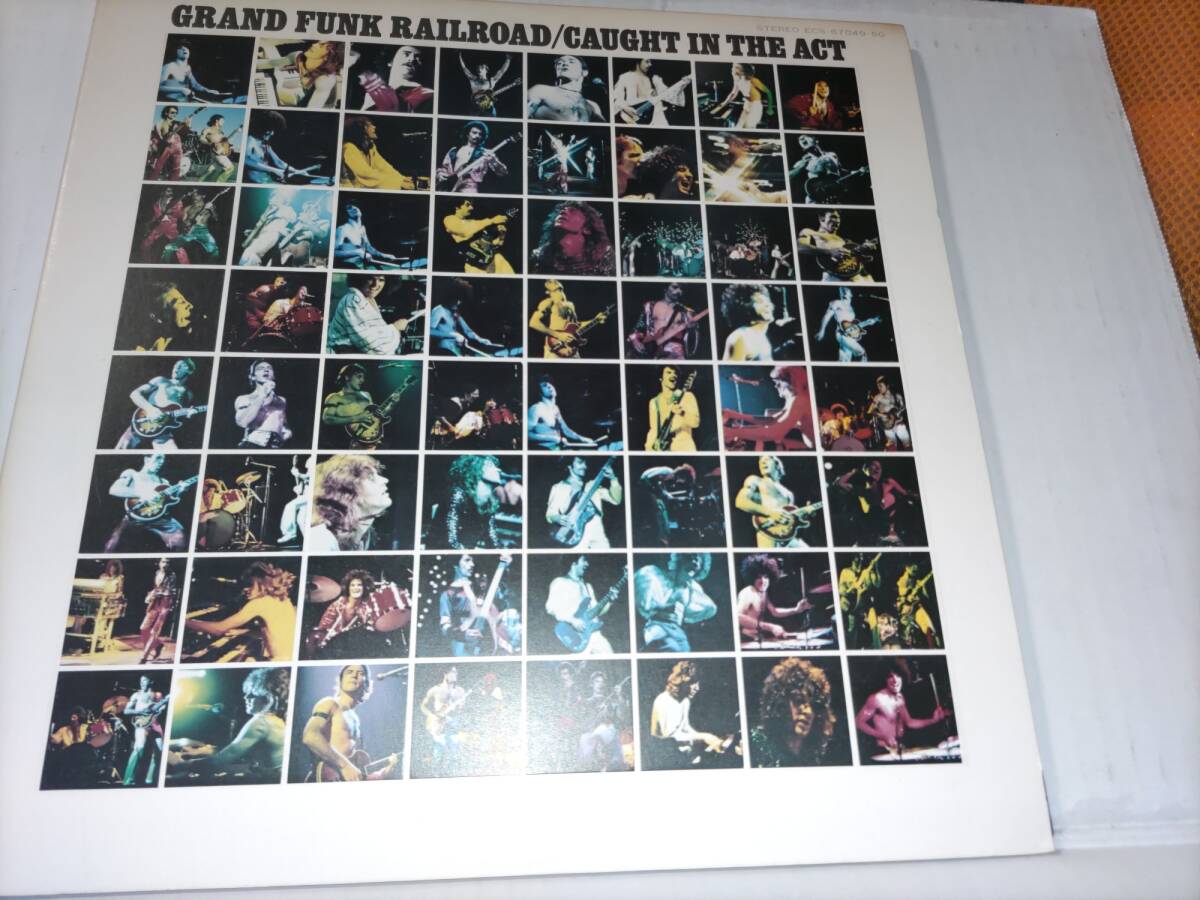 【やや傷や汚れあり】Grand Funk Railroad「Caught In The Act」LP（12インチ）国内盤・帯無し/Capitol Records(ECS-67049/50)の ...