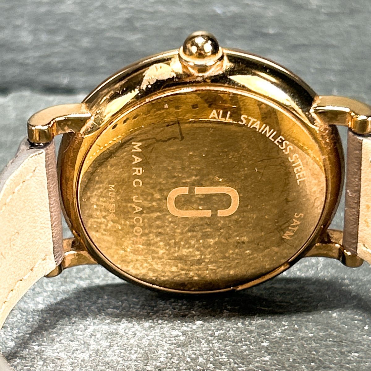 【目立った傷や汚れなし】美品 MARC BY MARC JACOBS マークバイマークジェイコブス 腕時計 MJ1533 クオーツ アナログ ホワイト文字盤 ステンレススチール 動作確認済の ...