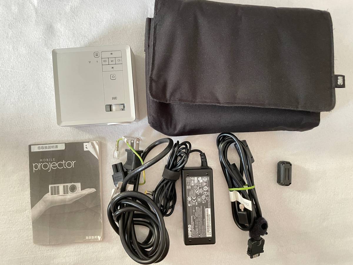 【目立った傷や汚れなし】稼働確認済 3MモバイルプロジェクターMP410 本体 ACアダプター電源ケーブル 説明書 運搬用衝撃防止ポーチ ...