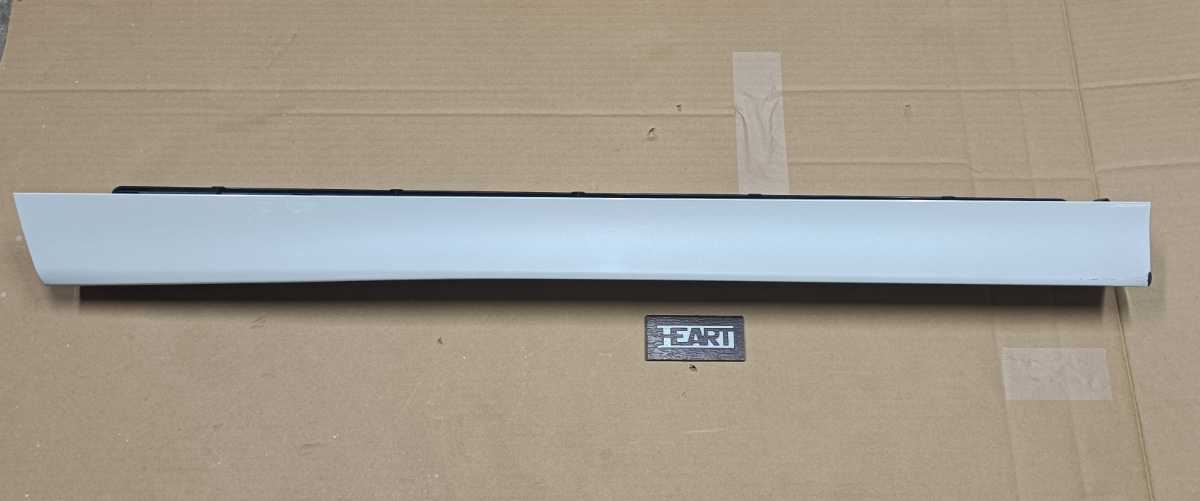 【やや傷や汚れあり】12348 良品 50系 エスティマ ACR50W 後期 純正 左フロントドアパネル プロテクター LH 76914 ...