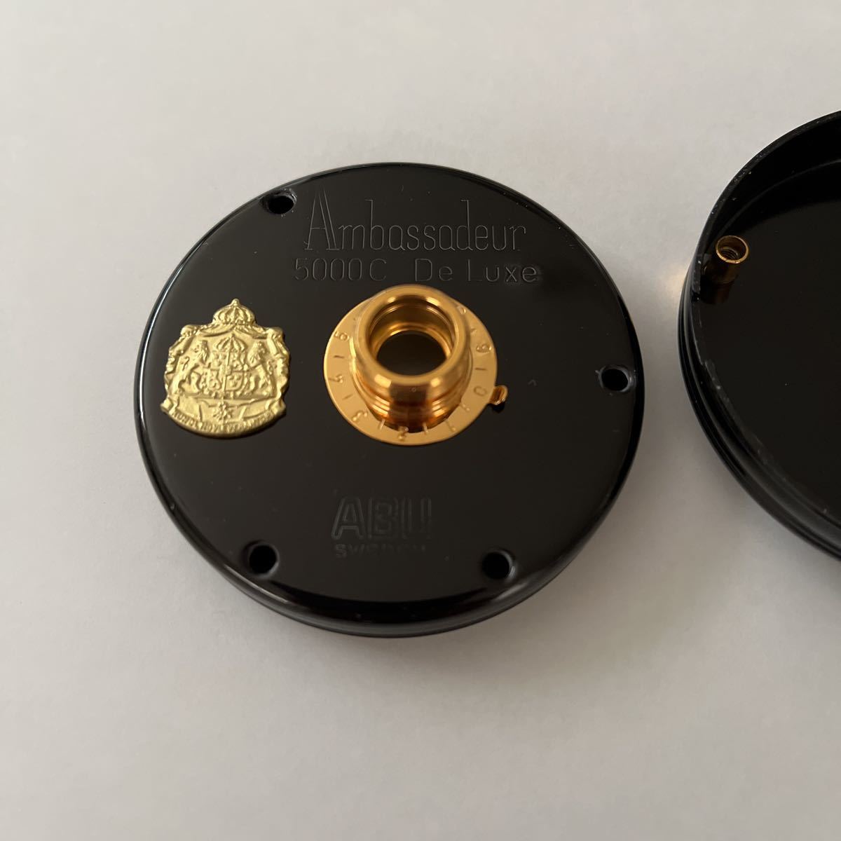 【未使用】未使用 デッドストック ABU 5000C deluxe サイドカップ/アブ ambassadeur cdl 金 デラックス の落札 ...