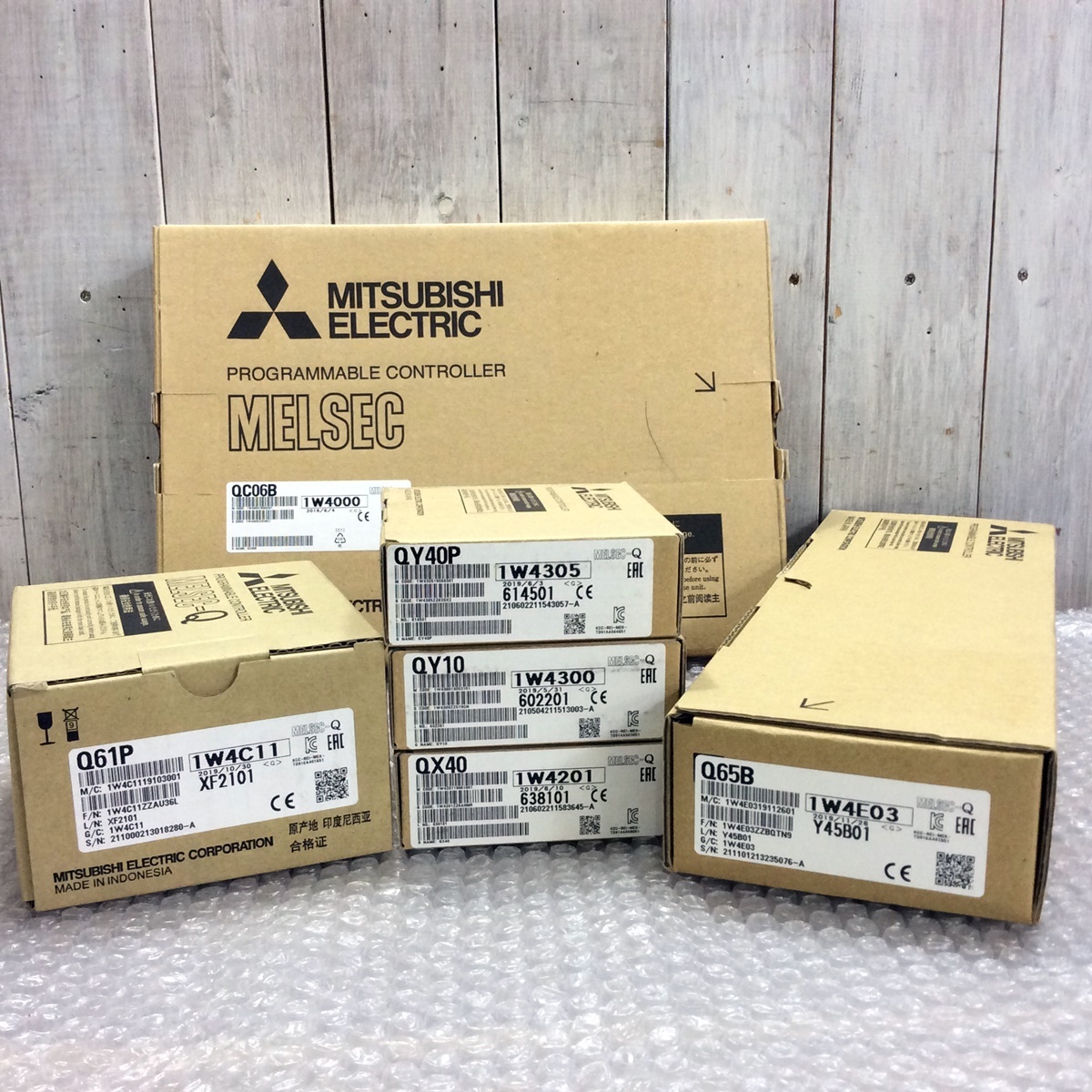 【未使用】【AH-6849】★送料無料★ 新品未使用品 三菱電機 MELSEC-Q PLC シーケンサ Q61P Q65B QY10 QX40 ...