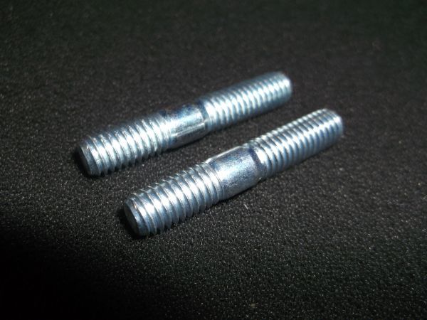 【未使用】NC39 純正 スタッドボルト 2本 6x22 送料250円～ スーパーフォア CB400SF シリンダー ボルト cb400 sf ...
