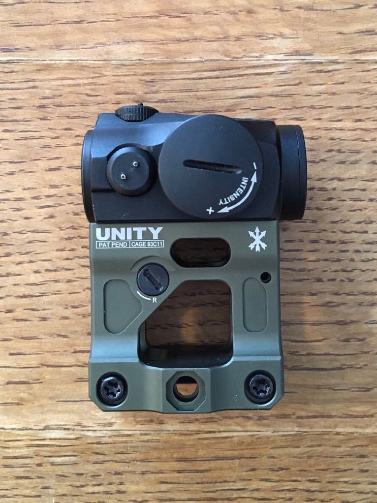 【傷や汚れあり】Holy Warrior製 Aimpoint Micro T1 レッドドット + Unity FAST Microマウント ...