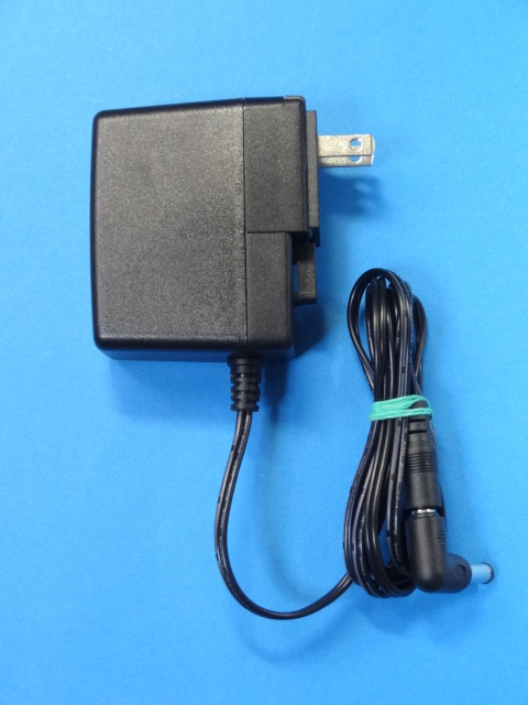 【目立った傷や汚れなし】送料無料 即決 ACアダプタ レジ用 DC9V 2A(SHARP 電子レジスター XE-A147等用 EGF-0900200HA互換) EIAJ5変換プラグ付属 補償 ...