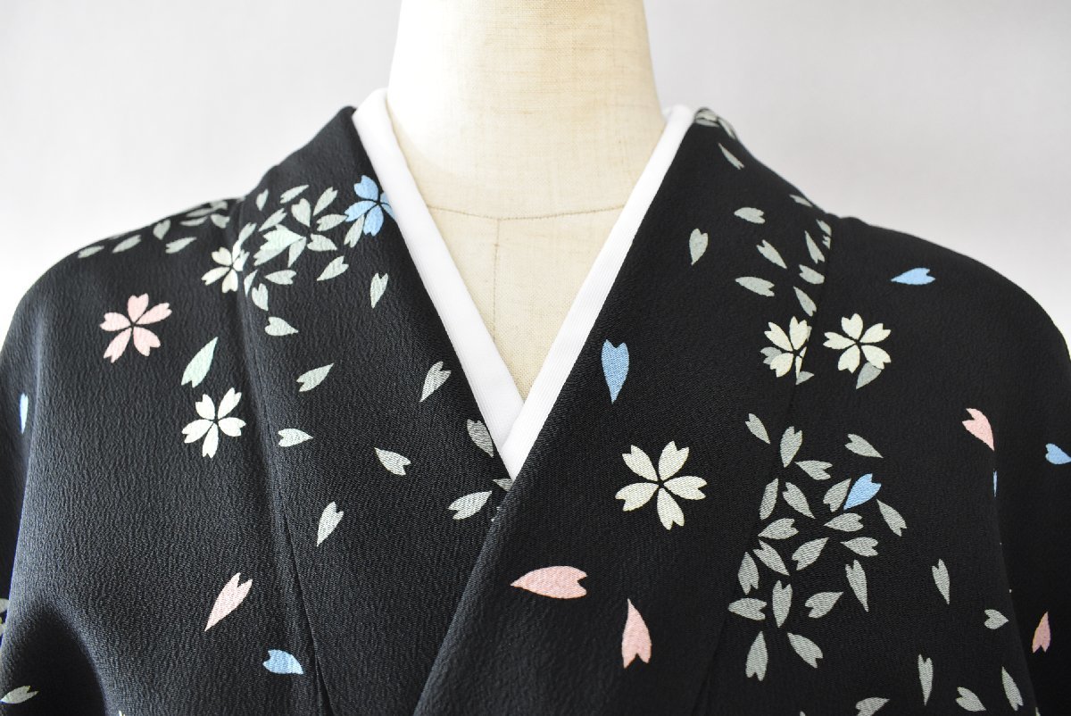 【目立った傷や汚れなし】【桜庭呉服店】小紋 着物 黒色 花 おしゃれ 可愛い 身丈166cm 裄丈68cm ★ kb-3669の落札情報詳細 - ヤフオク落札価格検索 オークフリー