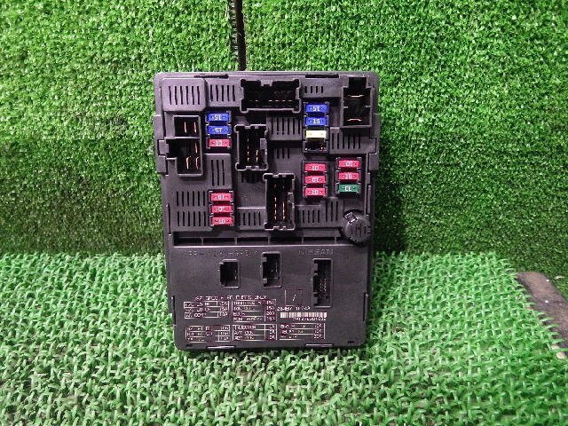 【傷や汚れあり】ノート DBA-E12 IPDMコントロール 274B7-1HZ4A [ZNo:03000056]の落札情報詳細 - Yahoo!オークション落札価格検索 オークフリー