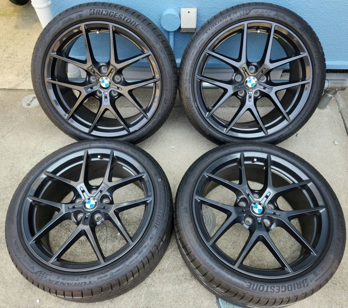 【目立った傷や汚れなし】BMW純正 F40 F44 554Mホイール 8JX18 H2 IS54 BRIDGESTONE TURANZA ...