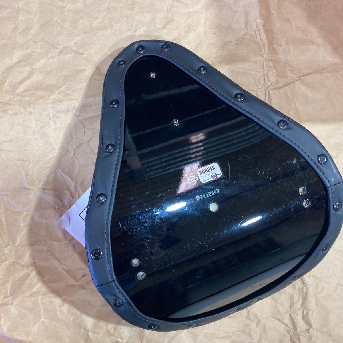 【未使用】ハーレー純正 タック&ロールソロサドルキット スプリングマウントとセットでお買い得！ FLSL FXBB 52300315 ...