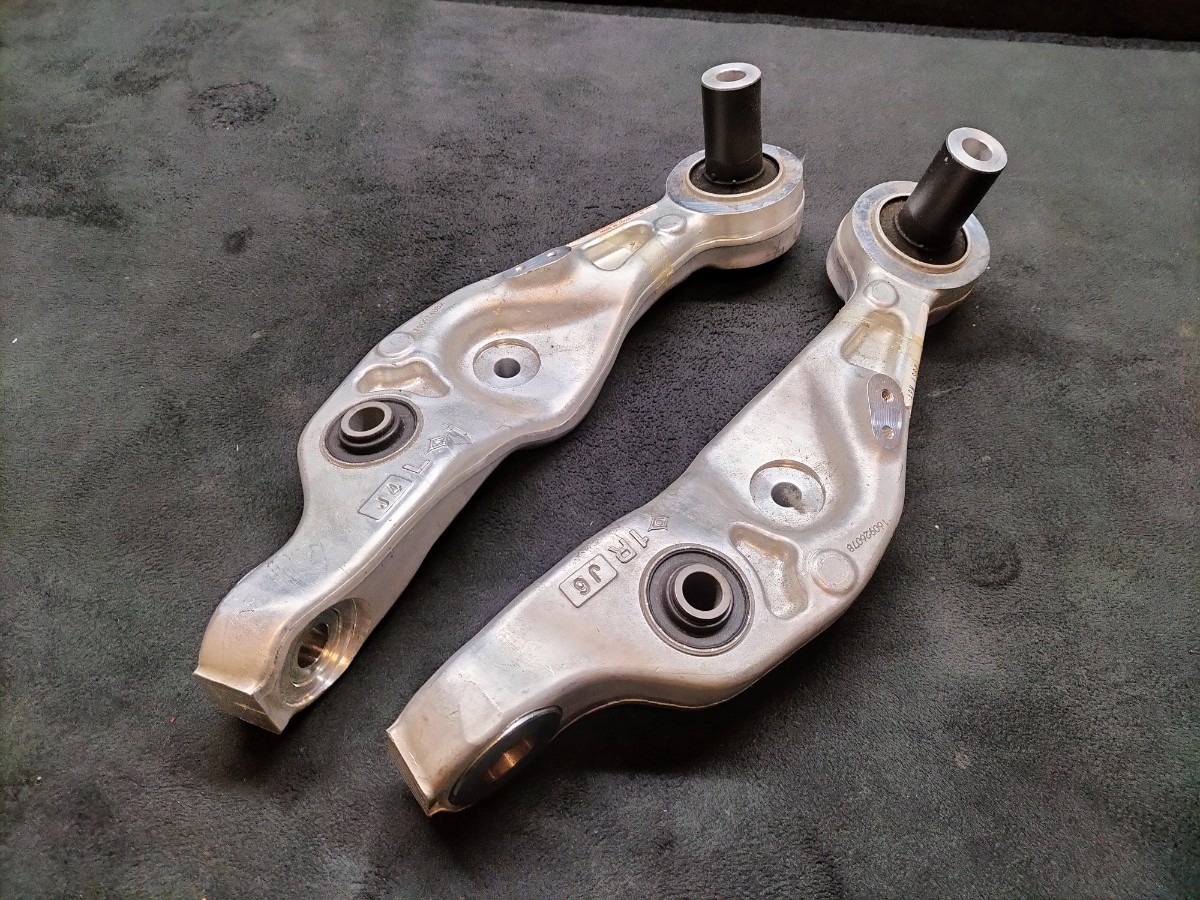 【未使用】レクサス LS460 460L(USF40 USF41) フロント ロアアーム コントロールアーム 左右セット 48640 ...