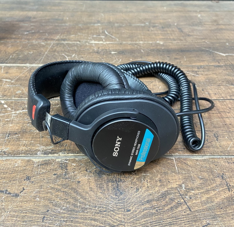 【中古】貴重品 音出し問題無し SONY MDR-5a STEREO DYNAMIC HEADPHONESの落札情報詳細 - ヤフオク落札価格 ...