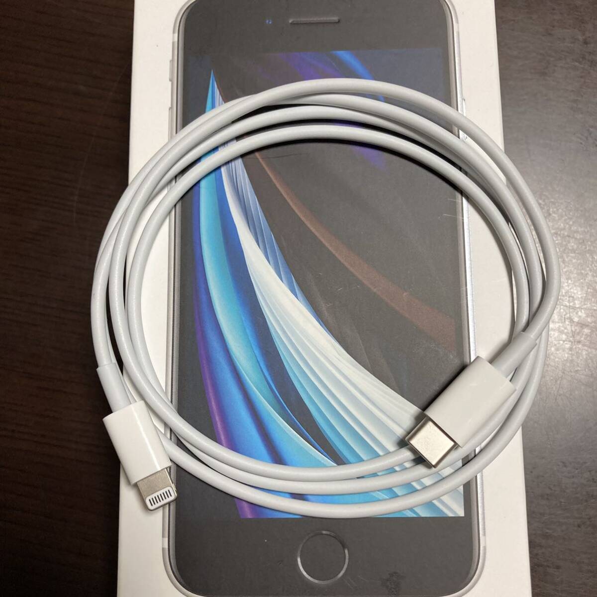 【目立った傷や汚れなし】iPhone SE付属の Appleライトニングケーブル 純正品です USB-C-Lightning 未使用 開封済み ...