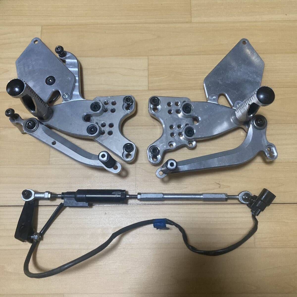 【傷や汚れあり】カワサキ ZX-10R 16-20 スーパーナウ レーシングバックステップ 18年モデルより取り外し 新品定価¥58300- / BabyFace STRIKERの落札情報詳細 ...