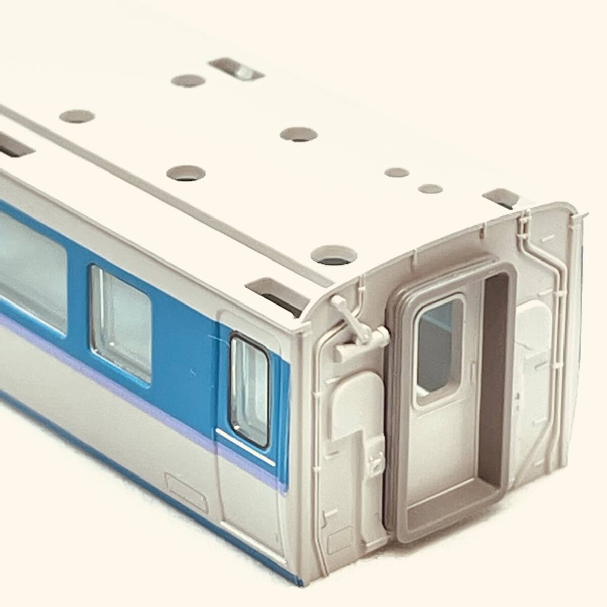 【未使用】TOMIX モハ188(GU) ボディ+ガラス 1両分入り 98797/98798 JR 189系特急電車(あずさ・グレードアップ車 ...