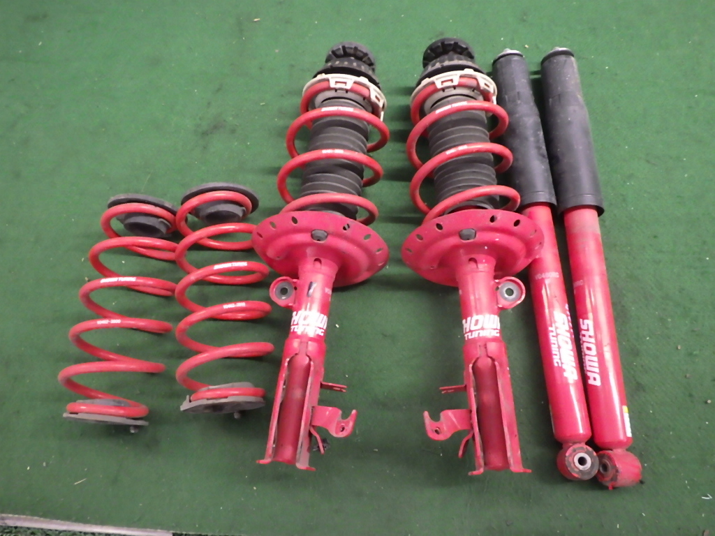 【やや傷や汚れあり】売り切り DAA-ZF1 CR-Z SHOWA サスペンション 1台分セット 06-05-24-327 C1-C3-1 ...