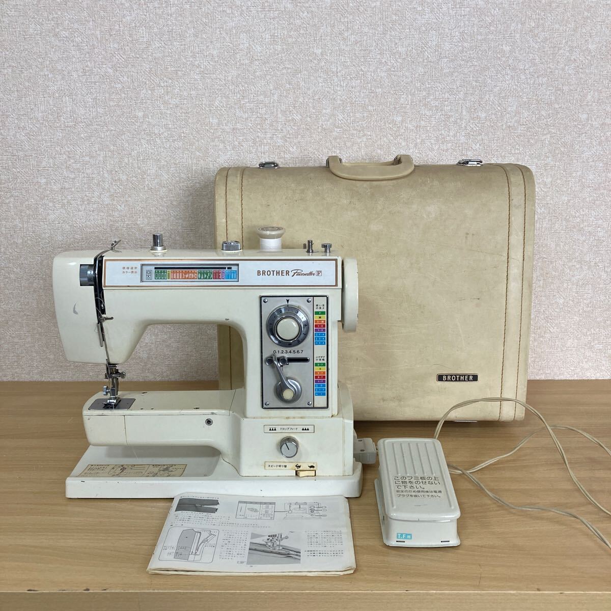 【傷や汚れあり】BROTHER ブラザー ZZ4-B705 Pacesetter F アンティークミシン レトロミシン 手工芸 手芸 ハンドクラフト 裁縫道具 裁縫 ペダル付 5 シ 170の ...