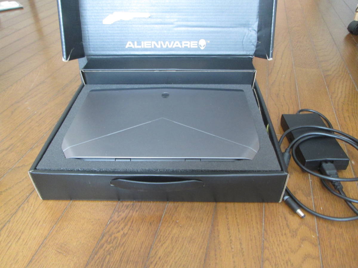 【やや傷や汚れあり】Dell ：Alienware 13 R2 O S ： Windows 10 Home （64bit）CPU ：Core ...