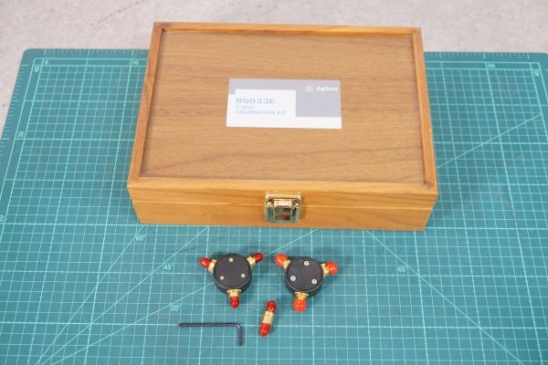 【やや傷や汚れあり】[NZ][F4096260] HP HEWLETT PACKARD 85033E 3.5mm CALIBRATION ...