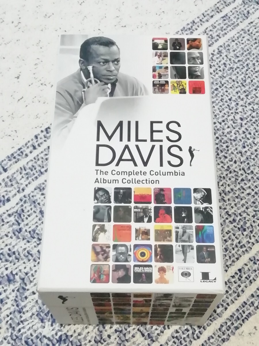 【傷や汚れあり】(訳あり) マイルスデイビス Miles Davis The Complete Columbia Album Collection CD Box CD52＋DVD1枚 ...