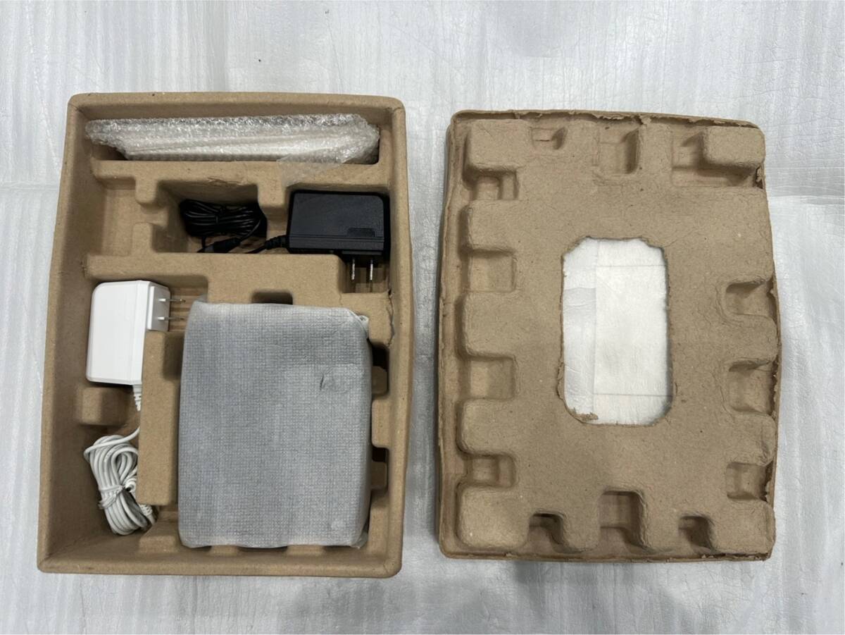 【目立った傷や汚れなし】【Panasonic】 UN-10E6-W 10V型 ポータブル地上・BS・110度CS 防水 デジタルテレビ 動作品 ...