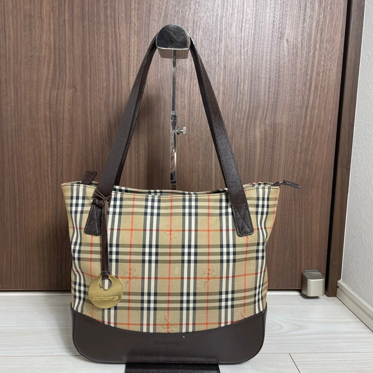 【目立った傷や汚れなし】バーバリー BURBERRY トートバッグ ハンドバッグ ノバチェック キャンバス シャドーホースの落札情報詳細 - Yahoo!オークション落札価格検索 オークフリー