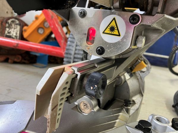 【やや傷や汚れあり】【5-0523-MO-1-1】HITACHI Hikoki ハイコーキ 日立工機 C6RSHC 165mm 卓上スライド丸のこ ＊ライトカバー欠損【中古動作品・店頭併売品 ...