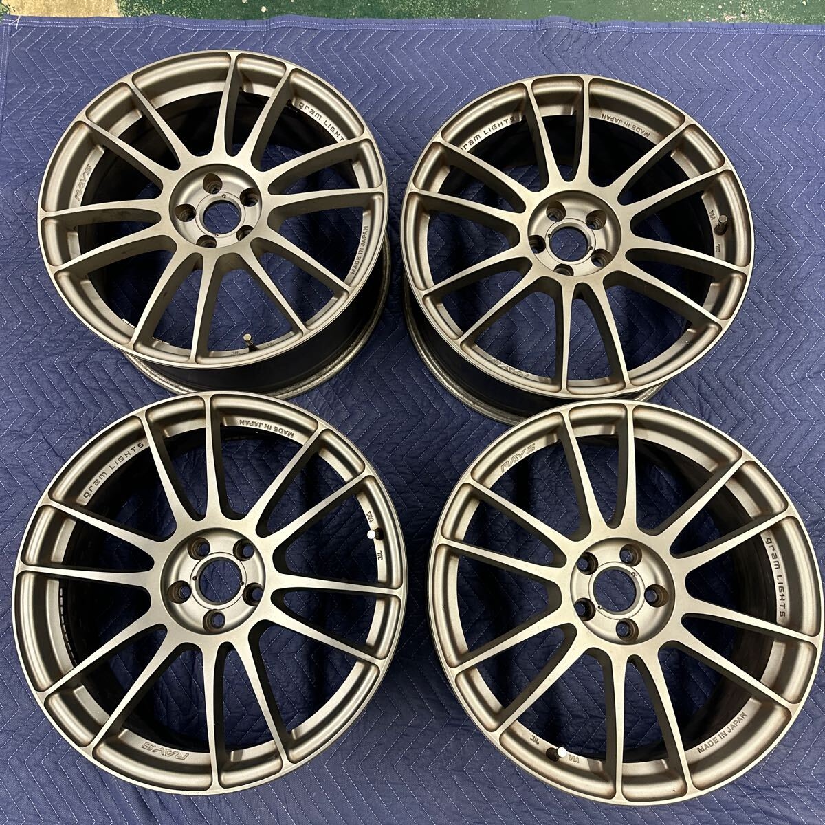 【傷や汚れあり】レイズ グラムライツ pcd100 7.5j 40 brz gr86 zn6 zn8 zd6 zc8 インプ レガシー ...
