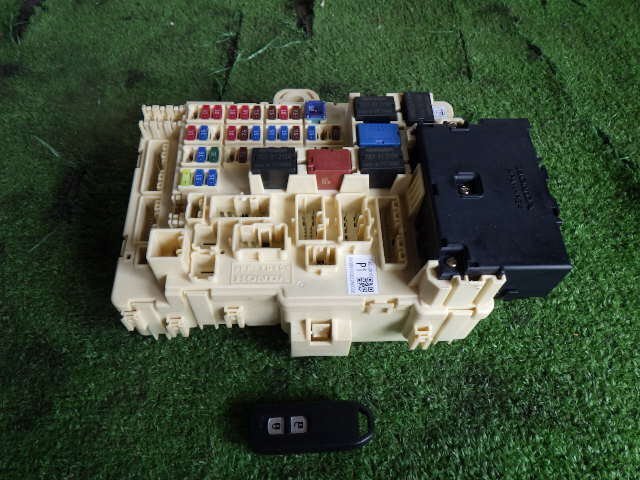 【傷や汚れあり】akurudepa H25年 N-ONE DBA-JG1 ヒューズ ボックス S07A-506 38200-T4G-305の落札情報詳細 - Yahoo!オークション落札価格 ...