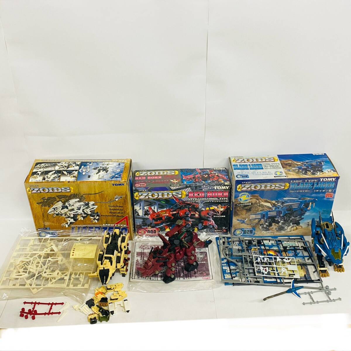 【やや傷や汚れあり】1円~【コレクター放出品】トミー TOMY ZOIDS 028 ブレードライガー 004 レッドホーン 041 ライガー ...