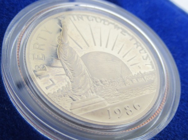 【中古】自由の女神 記念コイン UNITED STATES LIBERTY COINS 1886-1986 硬貨 貨幣コレクション 泰星 ...