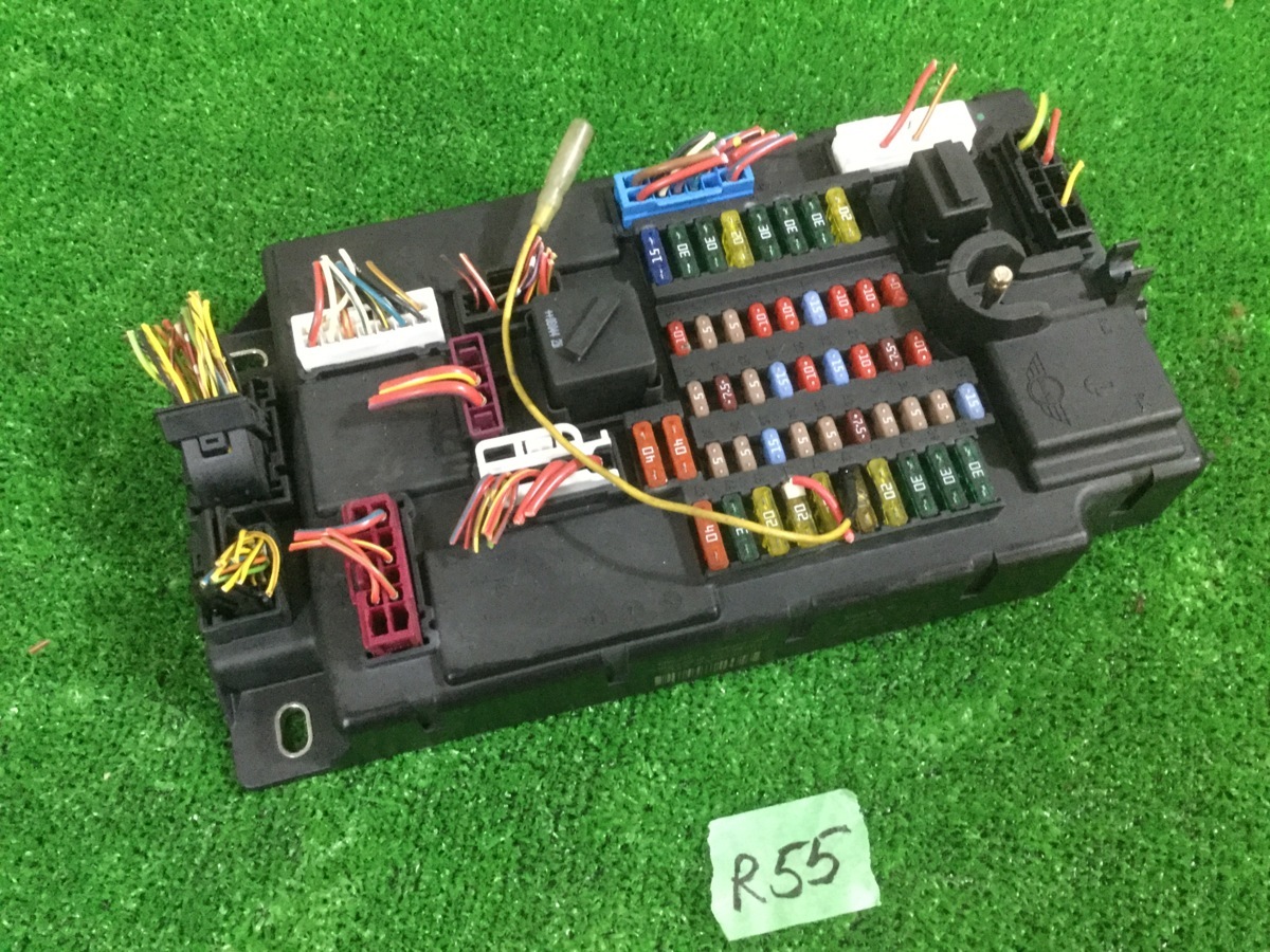 BMW ミニクーパーS クラブマン R55 純正 ヒューズボックスの落札情報詳細 - ヤフオク落札価格検索 オークフリー