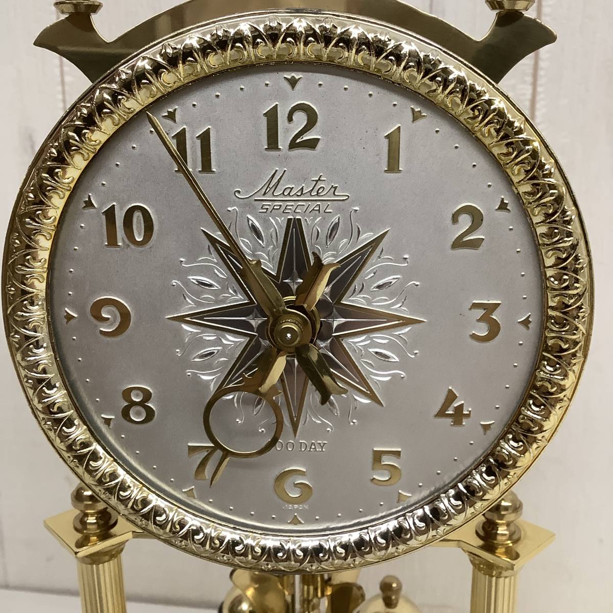 【目立った傷や汚れなし】昭和レトロ 当時物 日新時計 NISSHIN CLOCK MASTER 400DAY ドーム型回転振り子 置時計 クロック ゼンマイ式 Made in japan 日本 ...