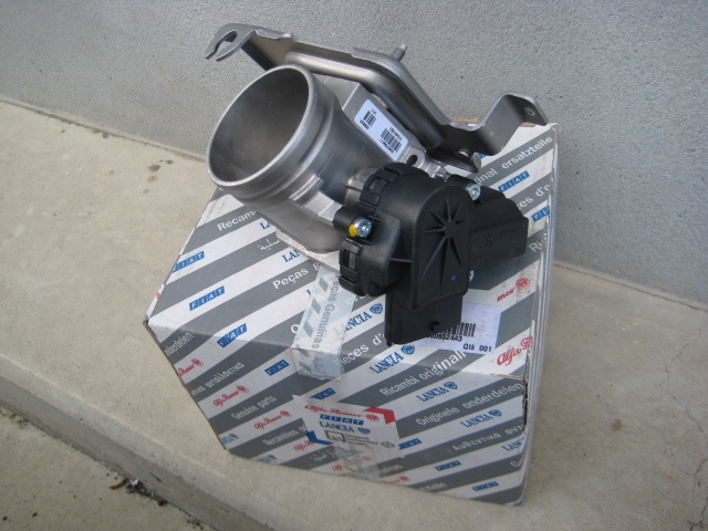 【中古】重要!アルファロメオ 145 146 156 GTV スパイダー IACV アイドル エア コントロール バルブ Bosch ...