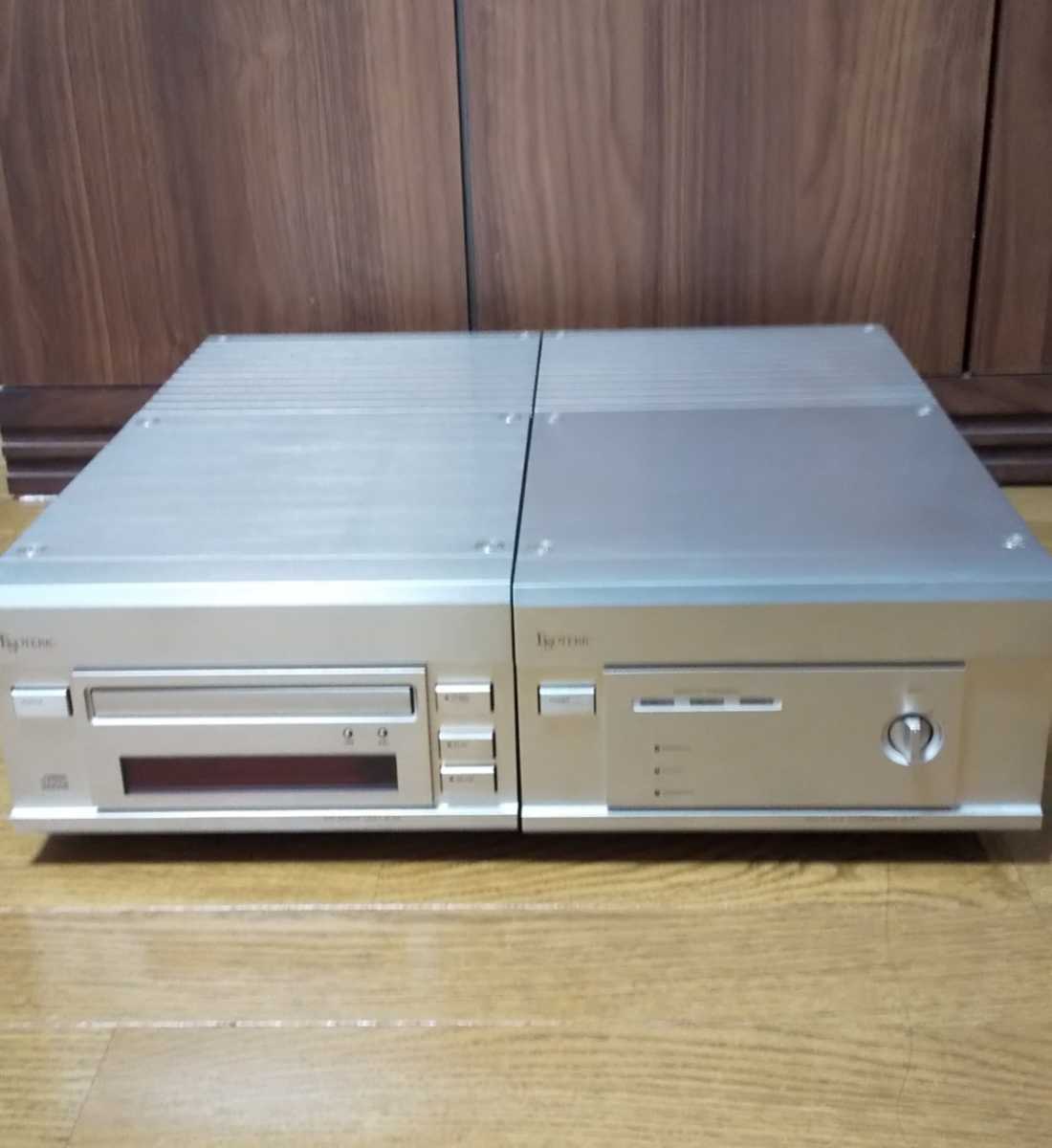 【傷や汚れあり】最終 通電確認済 ジャンク品 TEAC ESOTERIC P-10 D-10セット リモコン 接続ケーブル有 オーディオ機器 ...