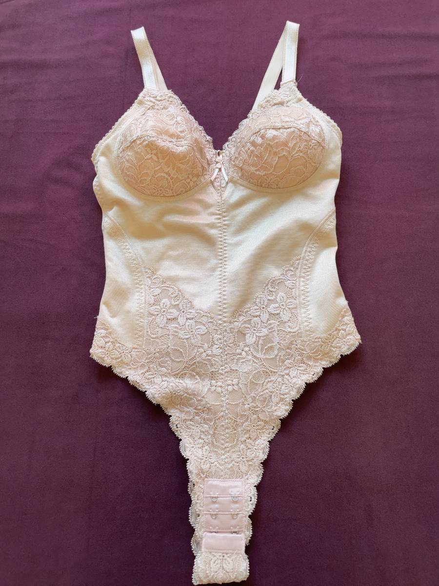 【傷や汚れあり】補正下着 シャルレ Charle / ドゥヴァンナ ハイレグボディスーツ B70の落札情報詳細 - Yahoo!オークション落札価格検索 オークフリー