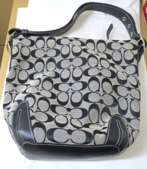【傷や汚れあり】 G58497:COACH コーチ シグネチャー ダッフル バケツ型ショルダー E25-6076 黒 ブラック レディース 保存袋有り 中古の落札情報詳細 - ヤフオク落札価格 ...