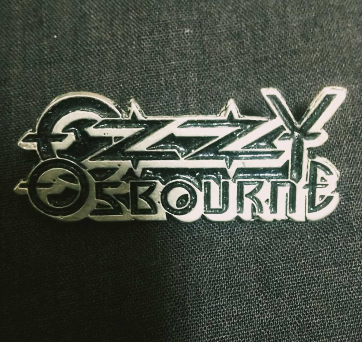 【傷や汚れあり】オジーオズボーン Ozzy Osbourne メタル ピンバッジ METAL バッチ pin badge ピンズ pinsの落札情報詳細 - ヤフオク落札価格情報 オークフリー