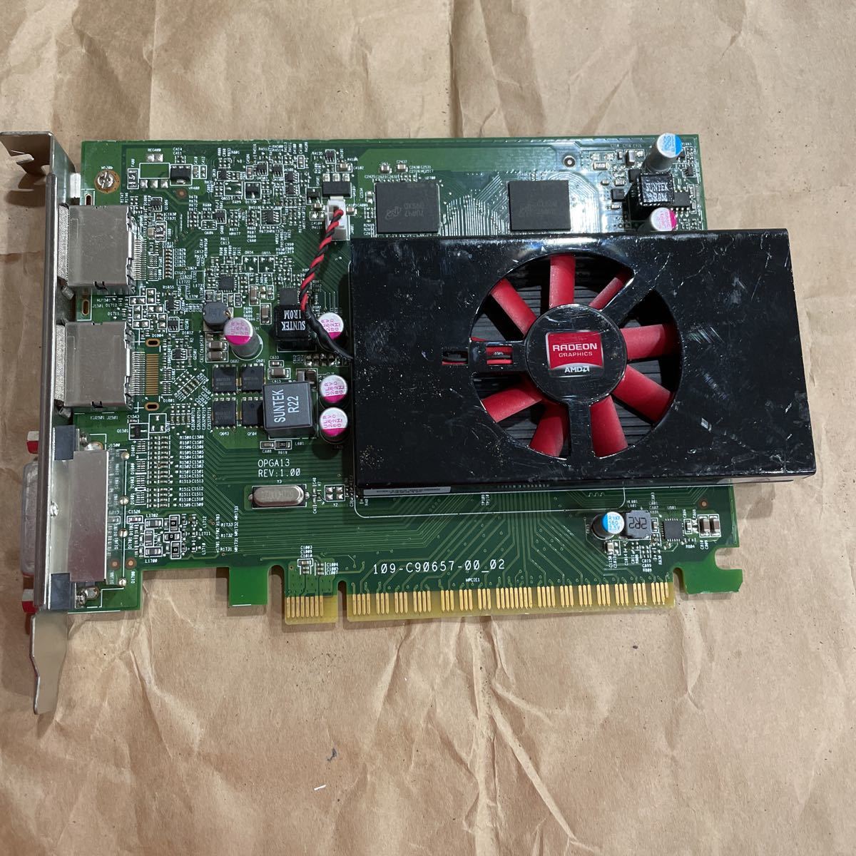 【やや傷や汚れあり】AMD Radeon C906 R7 450 4GB GDDR5 ビデオ グラフィック カード 現状品 x0200の落札 ...